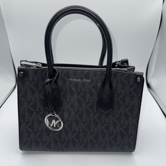 Michael Kors | Bags | Michael Kors Jet Set Travel Med Zip Mk Black ...